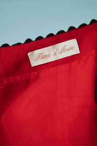 Tailleur 1980 Pierre Balmain en coton rouge et croquet noir - Chez Sarah